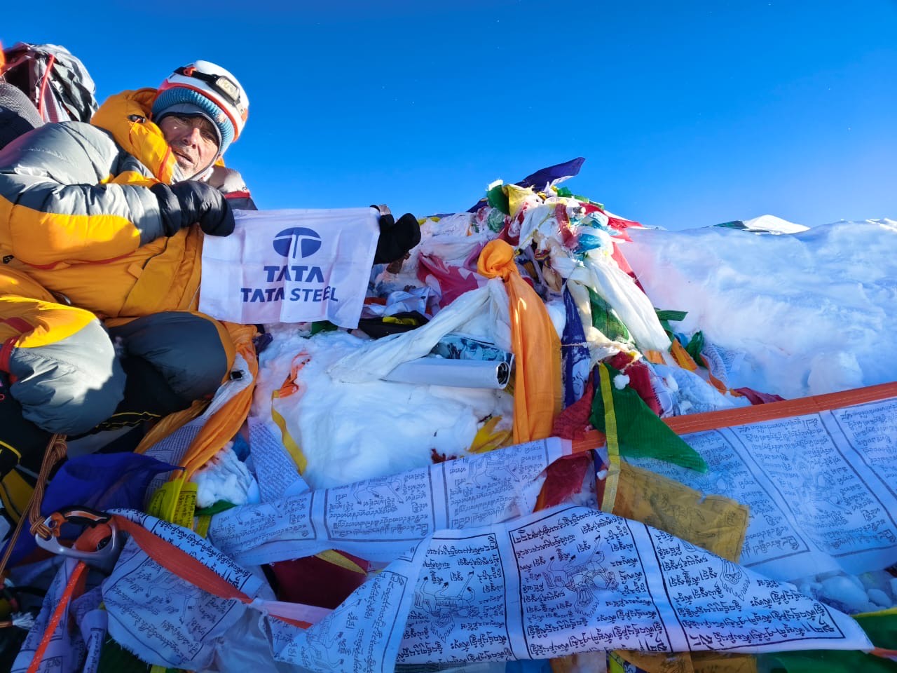 TSAF Instructor Mohan Rawat Summits Mt. Everest - Prabaha TV